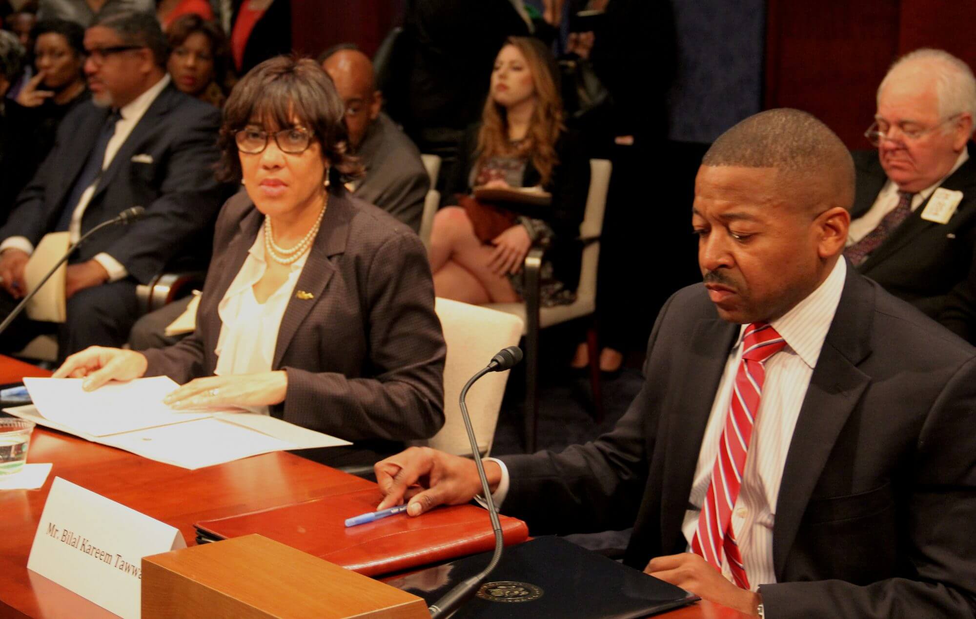 Flint mayor asks for help from federal government to replace lead pipes ...