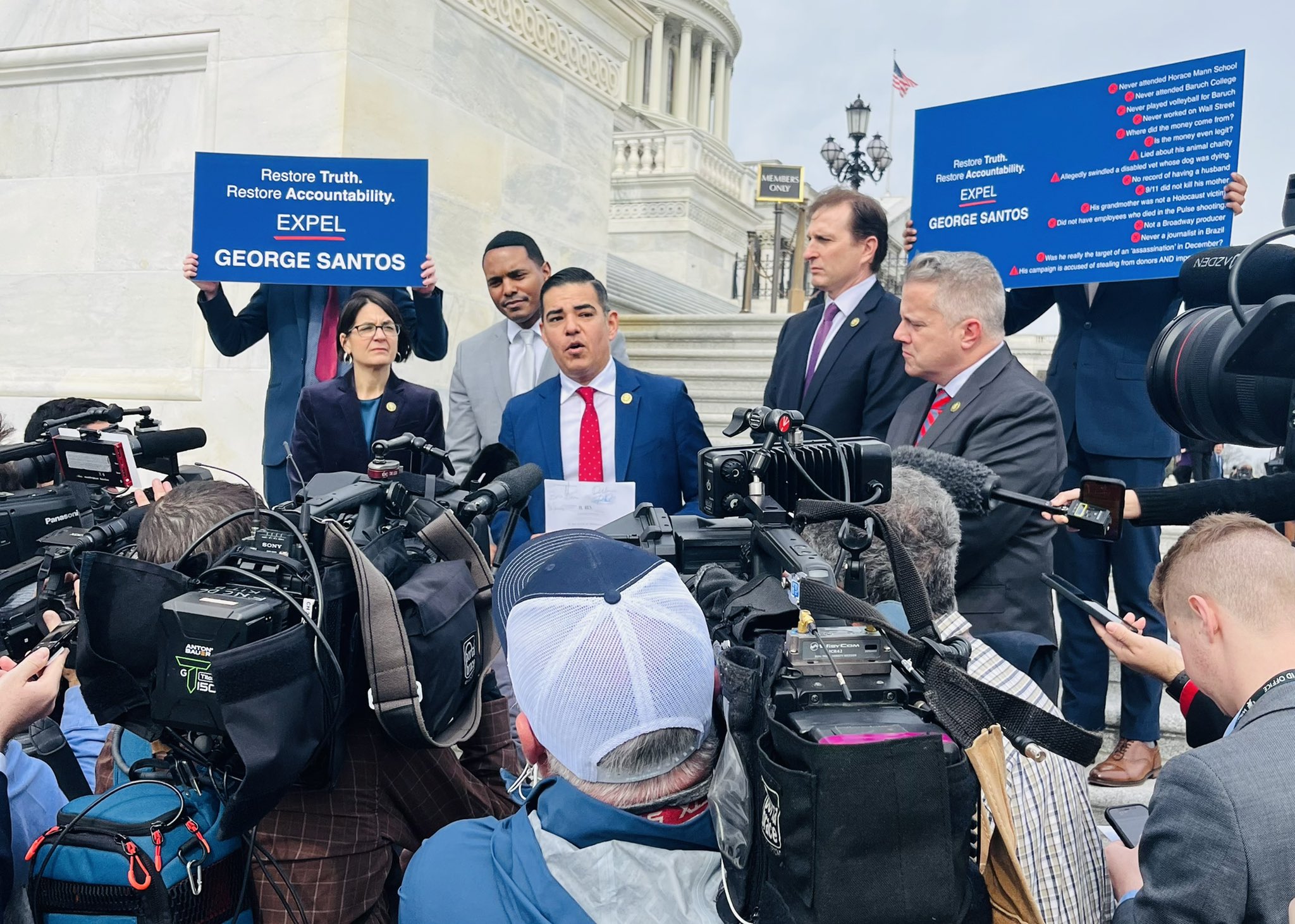 7 Congress members introduce formal resolution to expel George Santos ...